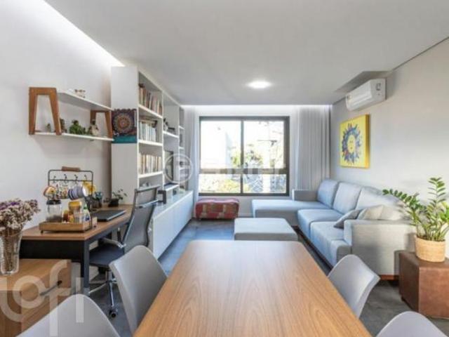 Apartamento, 2 dormitórios, 70.21 m², em Vila Ipiranga