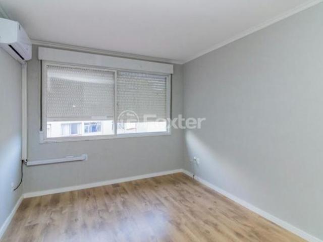 Apartamento, 2 dormitórios, 70.23 m², em Cristal