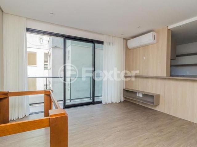 Apartamento, 2 dormitórios, 70.56 m², em Menino Deus