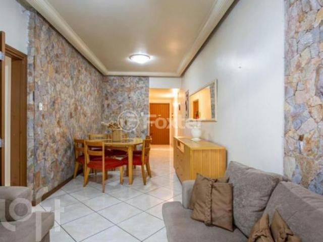 Apartamento, 2 dormitórios, 70.69 m², em Menino Deus