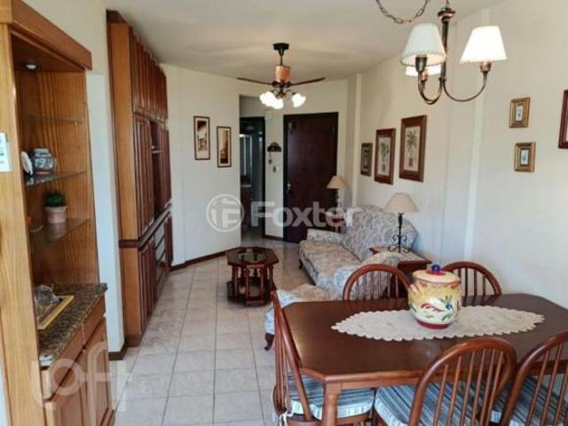 Apartamento, 2 dormitórios, 71 m², em Centro