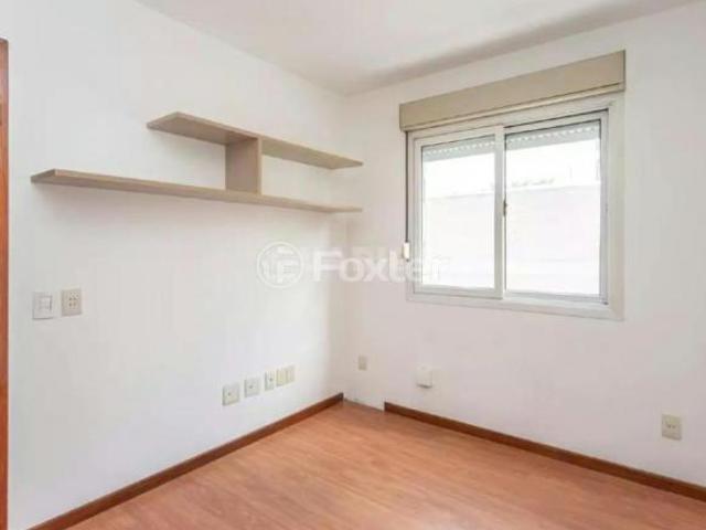 Apartamento, 2 dormitórios, 71 m², em Passo da Areia