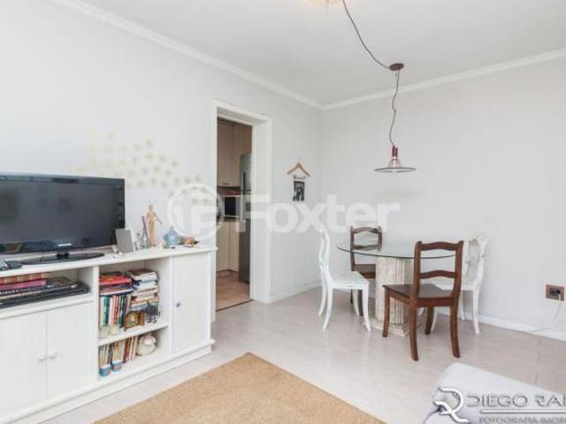 Apartamento, 2 dormitórios, 71 m², em Petrópolis