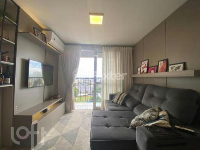 Apartamento, 2 dormitórios, 71.48 m², em Centro