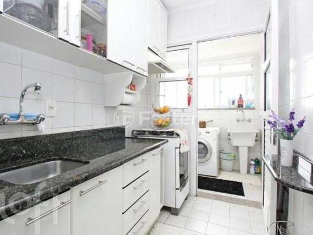 Apartamento, 2 dormitórios, 71.56 m², em Passo da Areia