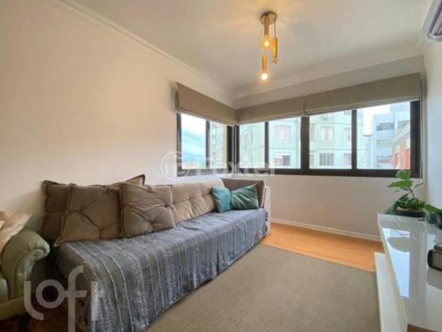 Apartamento, 2 dormitórios, 71.87 m², em Floresta
