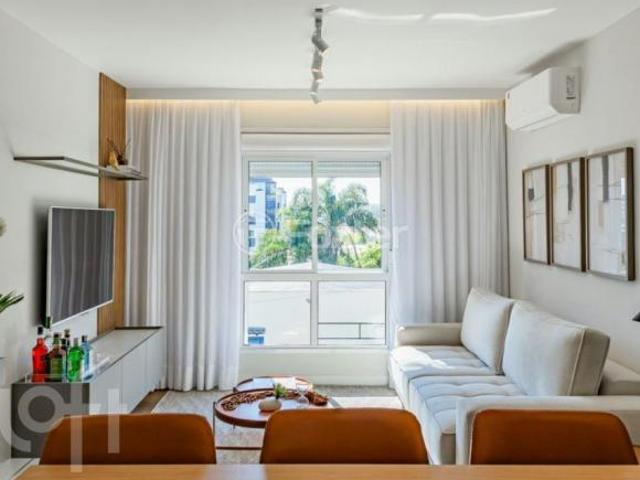 Apartamento, 2 dormitórios, 71.81 m², em Passo da Areia