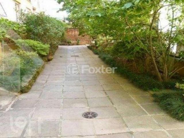 Apartamento, 2 dormitórios, 72 m², em Mont Serrat