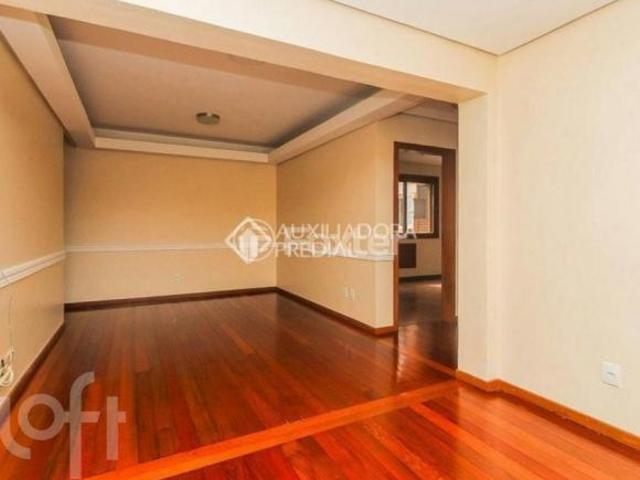 Apartamento, 2 dormitórios, 72 m², em Petrópolis