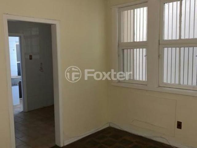 Apartamento, 2 dormitórios, 72.07 m², em Petrópolis