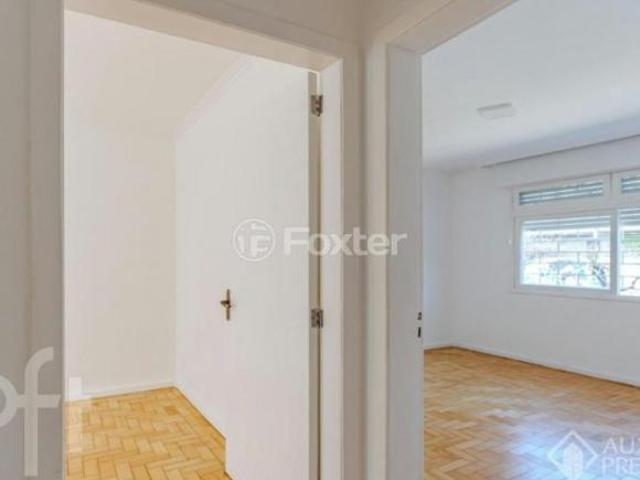 Apartamento, 2 dormitórios, 72.01 m², em Menino Deus