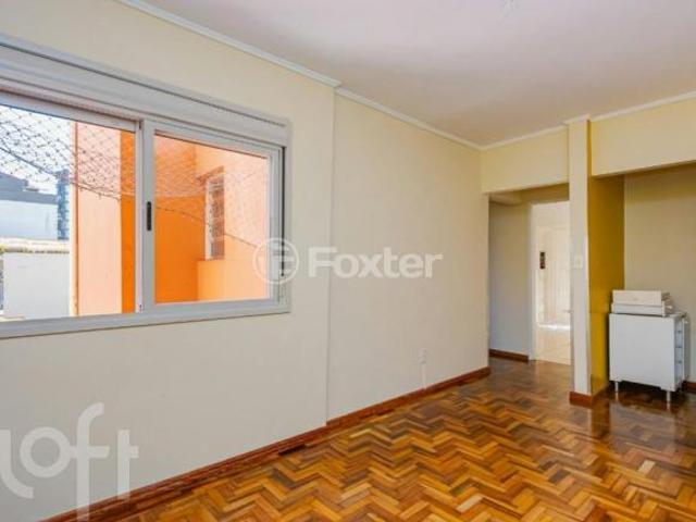Apartamento, 2 dormitórios, 72.2 m², em Centro