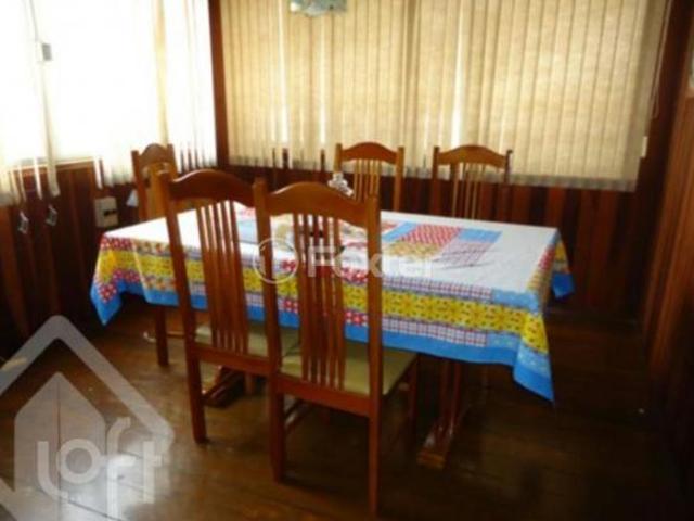Apartamento, 2 dormitórios, 72.37 m², em Menino Deus