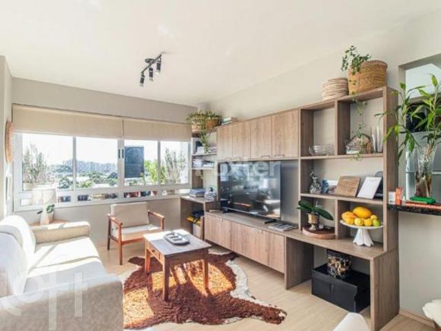 Apartamento, 2 dormitórios, 72.31 m², em Partenon