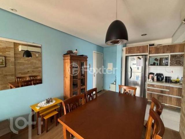 Apartamento, 2 dormitórios, 73 m², em Centro