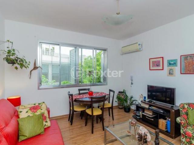 Apartamento, 2 dormitórios, 73 m², em Bom Fim