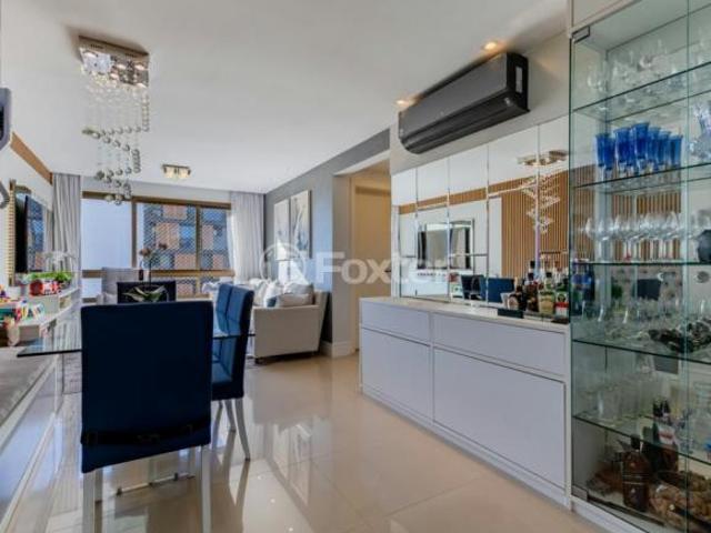 Apartamento, 2 dormitórios, 73 m², em Passo da Areia