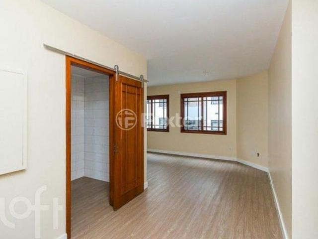 Apartamento, 2 dormitórios, 73.19 m², em São João