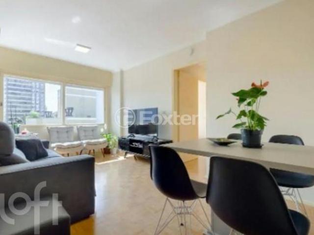 Apartamento, 2 dormitórios, 73.28 m², em Menino Deus