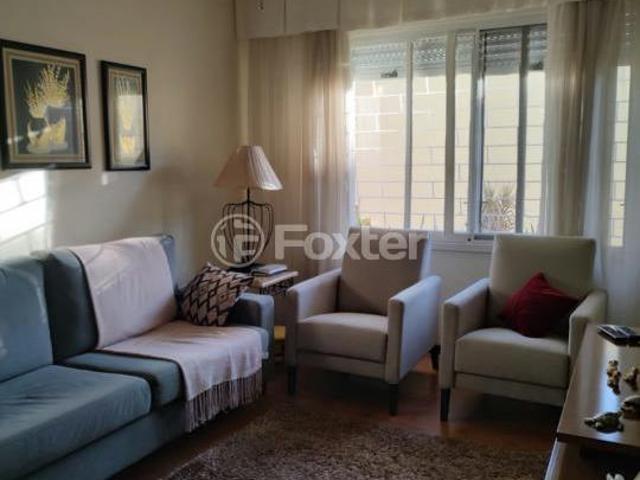 Apartamento, 2 dormitórios, 73 m², em Menino Deus