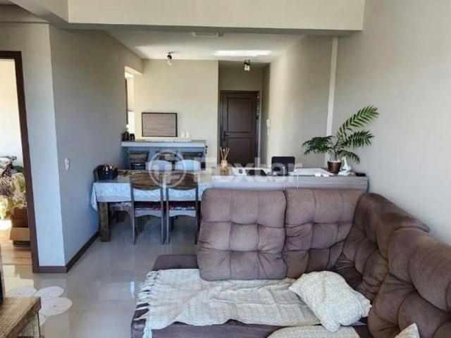 Apartamento, 2 dormitórios, 73.7 m², em Centro