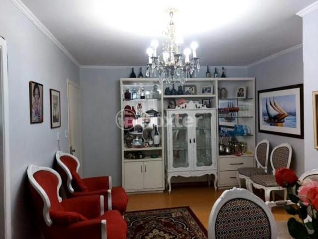 Apartamento, 2 dormitórios, 84 m², em Menino Deus