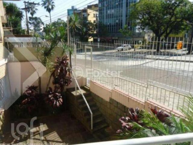 Apartamento, 2 dormitórios, 84 m², em Petrópolis