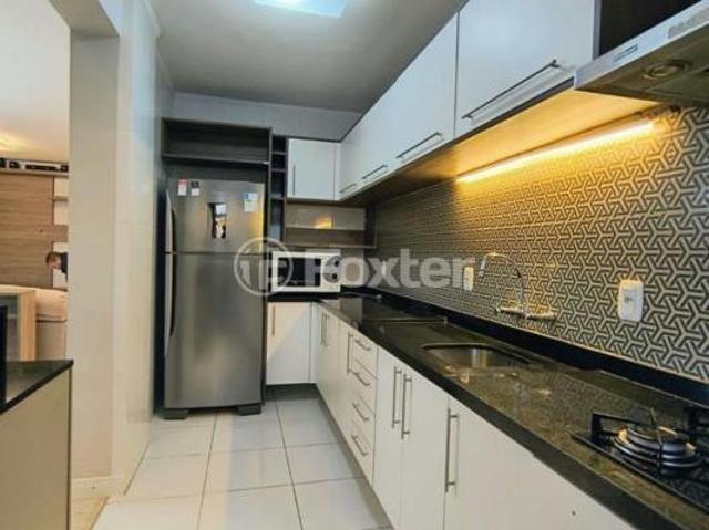 Apartamento, 2 dormitórios, 85 m², em Centro
