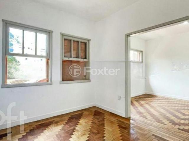 Apartamento, 2 dormitórios, 85 m², em Petrópolis