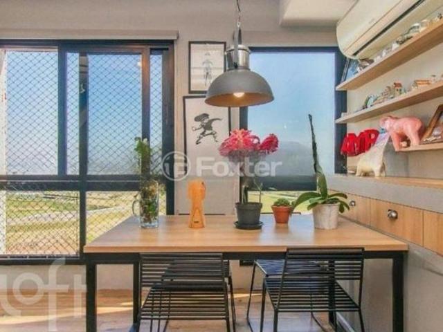 Apartamento, 2 dormitórios, 86.96 m², em Cristal