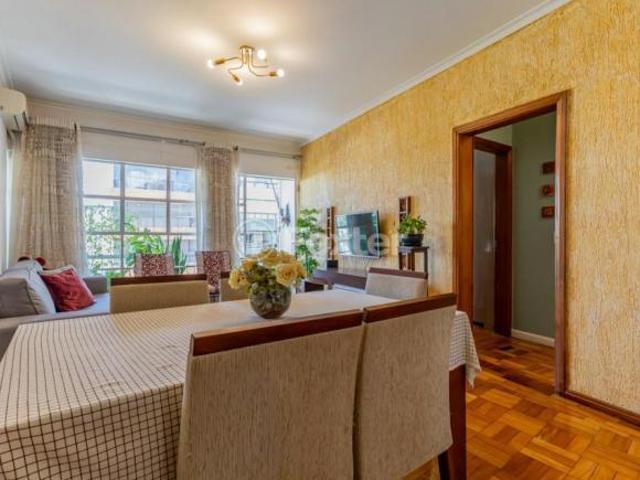 Apartamento, 2 dormitórios, 87 m², em Bom Fim