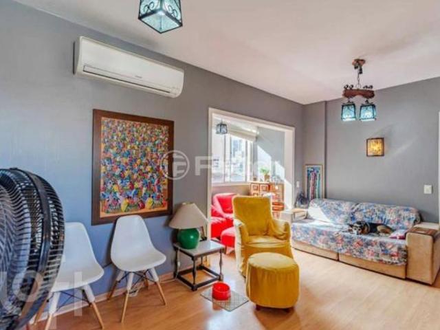 Apartamento, 2 dormitórios, 87 m², em Menino Deus