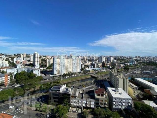 Apartamento, 2 dormitórios, 88.96 m², em Petrópolis