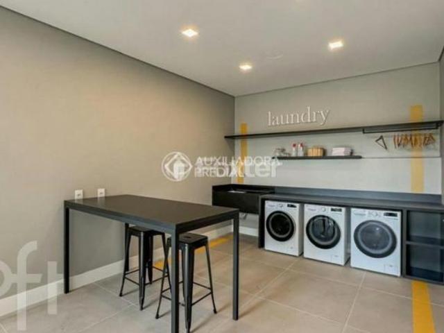 Apartamento, 2 dormitórios, 80 m², em Floresta