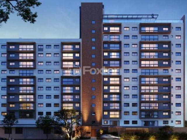 Apartamento, 2 dormitórios, 80 m², em Menino Deus