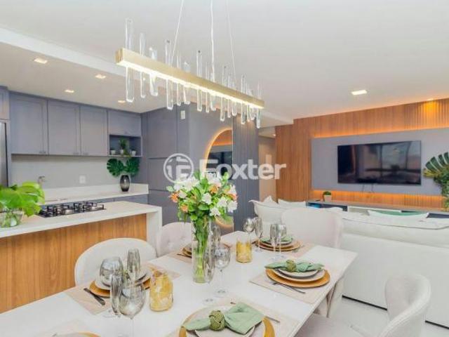 Apartamento, 2 dormitórios, 80 m², em Menino Deus