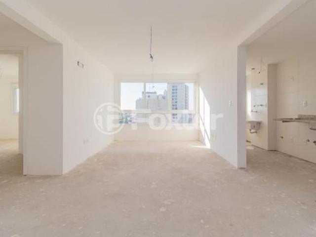 Apartamento, 2 dormitórios, 80 m², em Passo da Areia