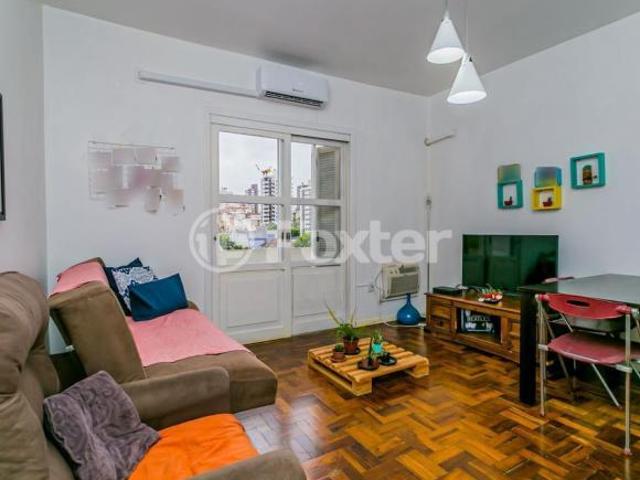 Apartamento, 2 dormitórios, 80 m², em Petrópolis