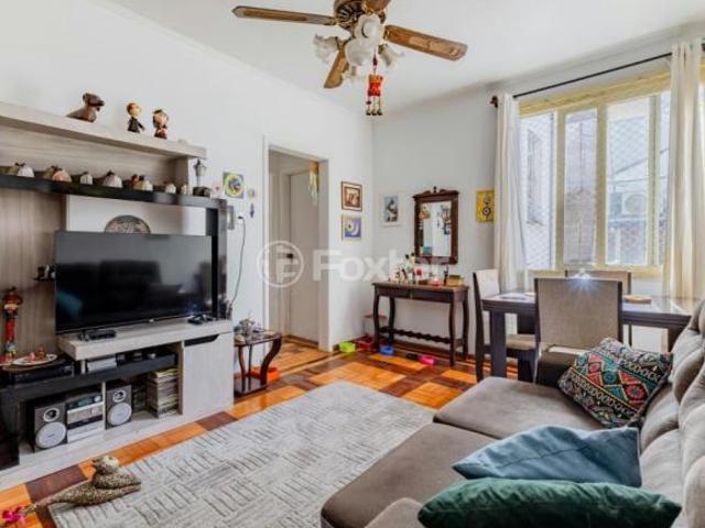 Apartamento, 2 dormitórios, 62 m², em Petrópolis