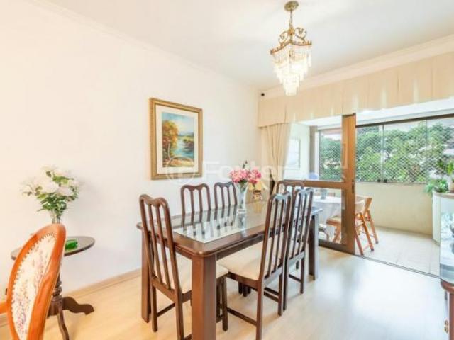 Apartamento, 2 dormitórios, 81 m², em Petrópolis