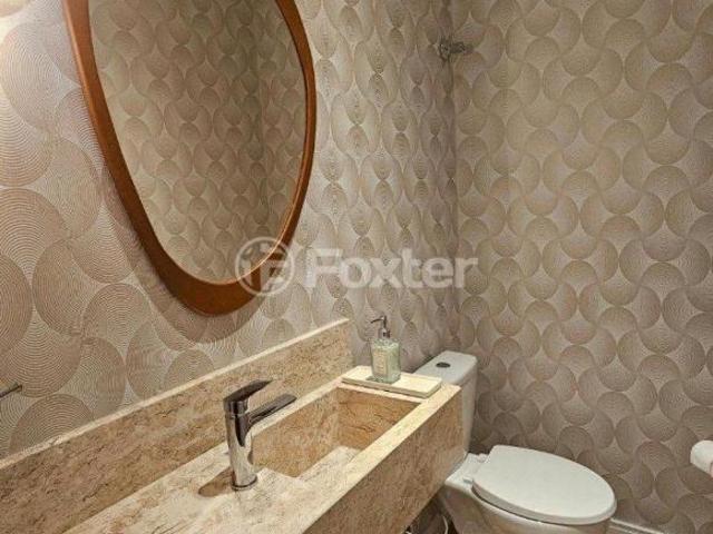 Apartamento, 2 dormitórios, 81.75 m², em Centro