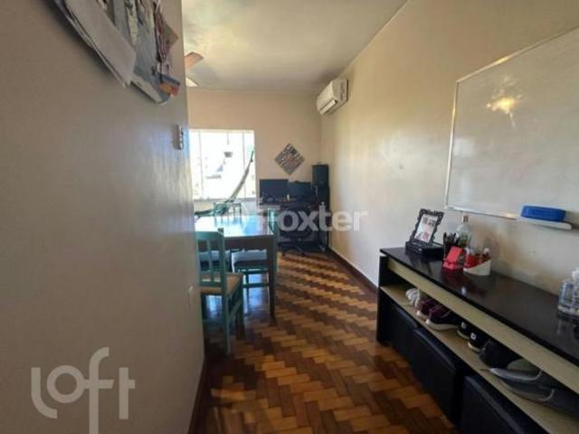 Apartamento, 2 dormitórios, 81.7 m², em Menino Deus