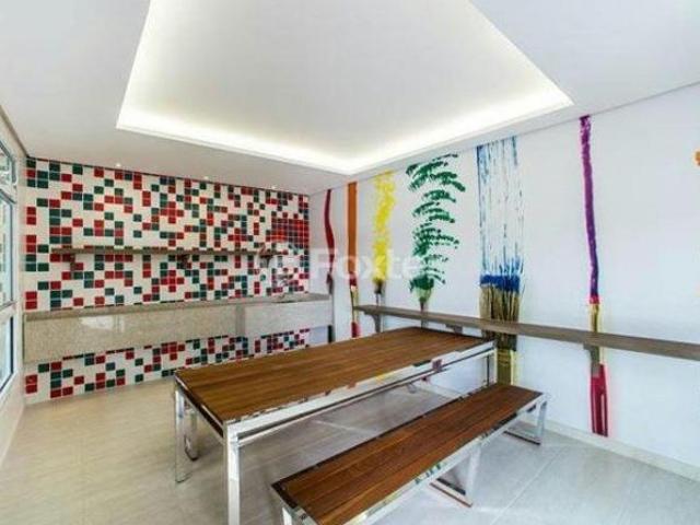 Apartamento, 2 dormitórios, 82 m², em Saúde