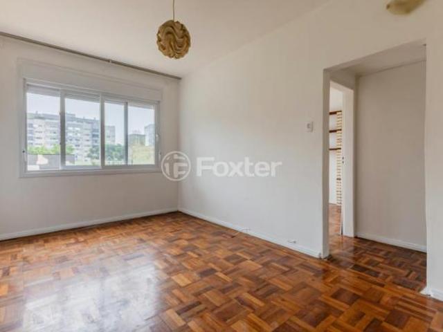Apartamento, 2 dormitórios, 82 m², em Petrópolis