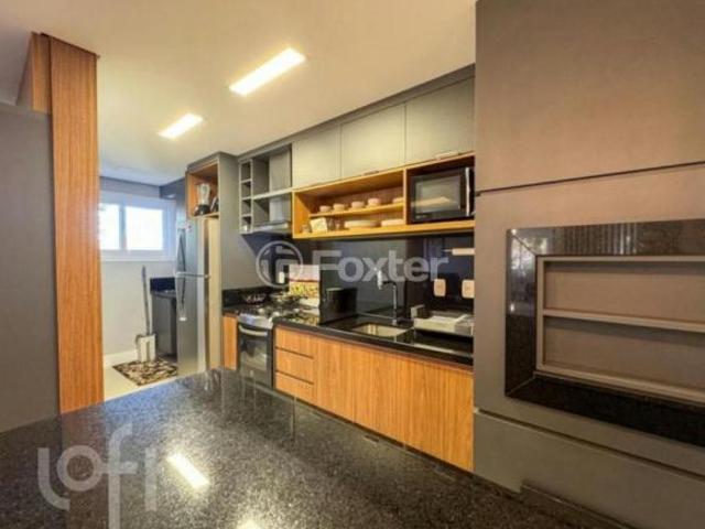 Apartamento, 2 dormitórios, 83 m², em Centro