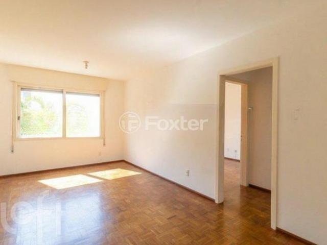 Apartamento, 2 dormitórios, 83 m², em Menino Deus