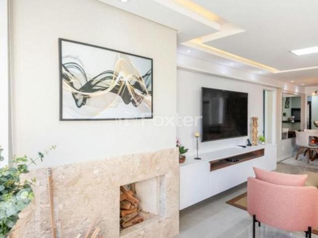 Apartamento, 2 dormitórios, 83 m², em Petrópolis