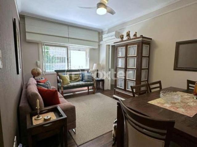 Apartamento, 2 dormitórios, 83.25 m², em Santana