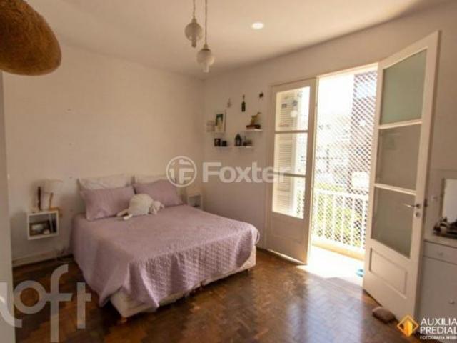 Apartamento, 2 dormitórios, 95 m², em Menino Deus