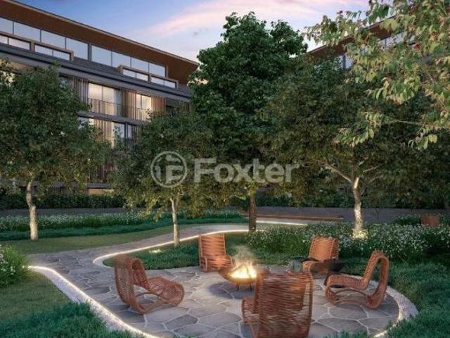Apartamento, 2 dormitórios, 96 m², em Centro